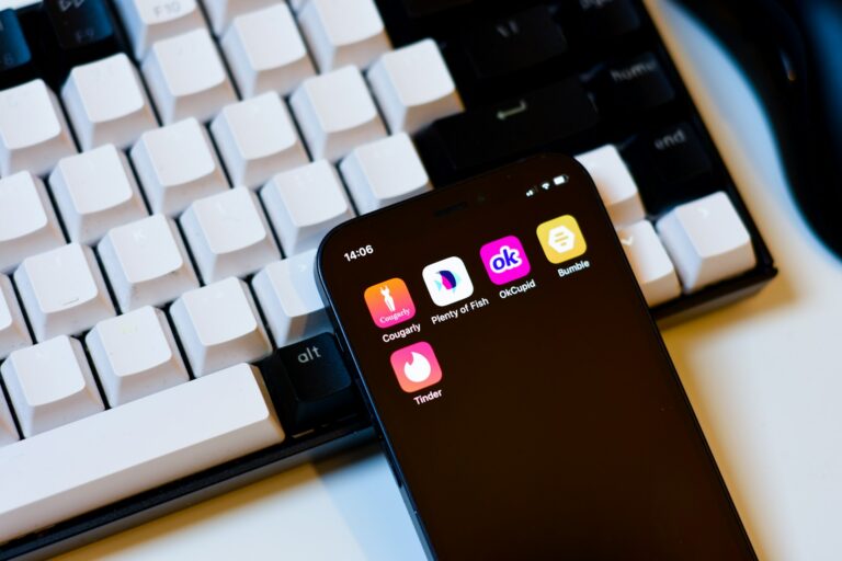 Why Dating App Algorithms Are Causing Mainstream Dating Apps to Fail ...