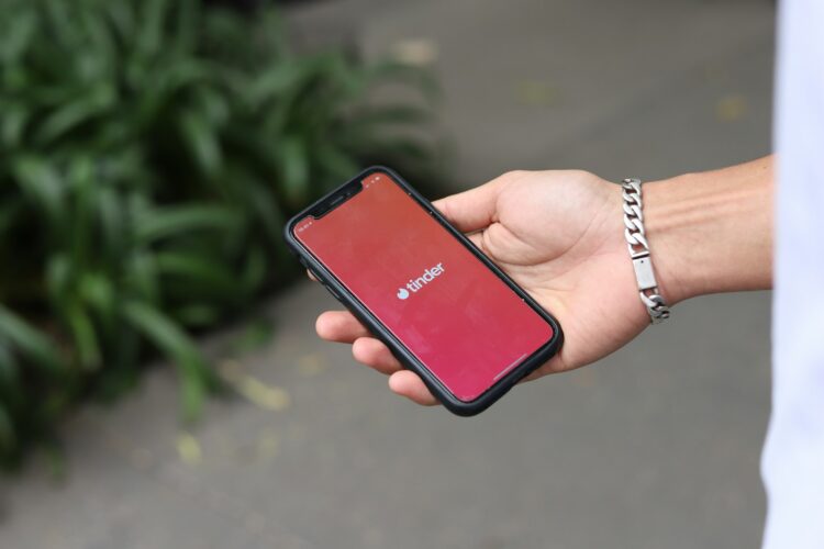 Why Dating App Algorithms Are Causing Mainstream Dating Apps to Fail ...